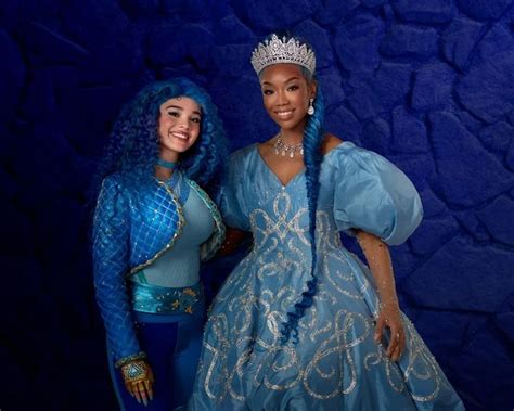 Exclusive Brandy Reprises Her Role As Cinderella In Disneys Descendants The Rise Of Red