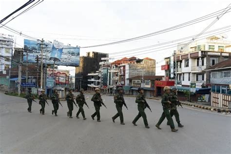 လားရှိုးမြို့မှ Mndaa တပ်ဆုတ်ရန်ပြင်ဆင်၊ ဆေးရုံနှင့်ရုံးတွင်းပစ္စည်းများကို ကားတင်ပြောင်းရွှေ့