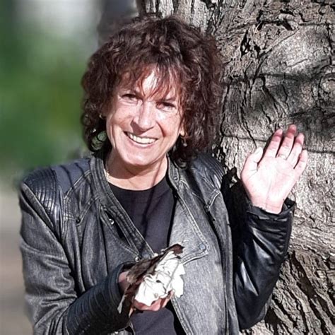 Бучалото Според една легенда свързана с историята хан Аспарух изпратил бял конец до сестра