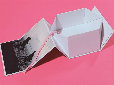 Custom Collapsible Boxes Lunar Packaging