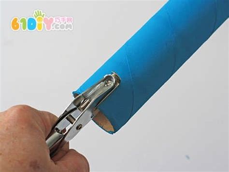 自制玩具车 光盘纸筒DIY制作弹力车 巧巧手幼儿手工网