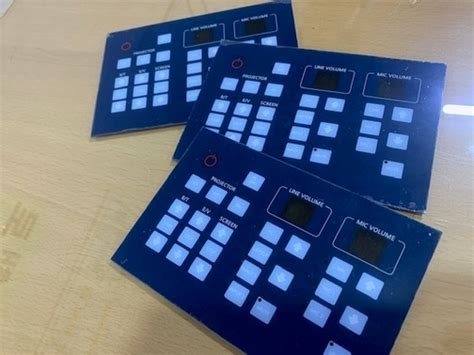 기계명판 장비명판 콘트롤러 명판등 다양한 산업용명판 제작하실 수 있습니다 실크인쇄쇄 렉산명판 Pc스티커 렉산스티커