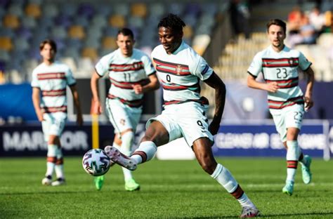 Om Mercato Rafael Leao Lac Milan Lâche Sa Réponse à Longoria Foot