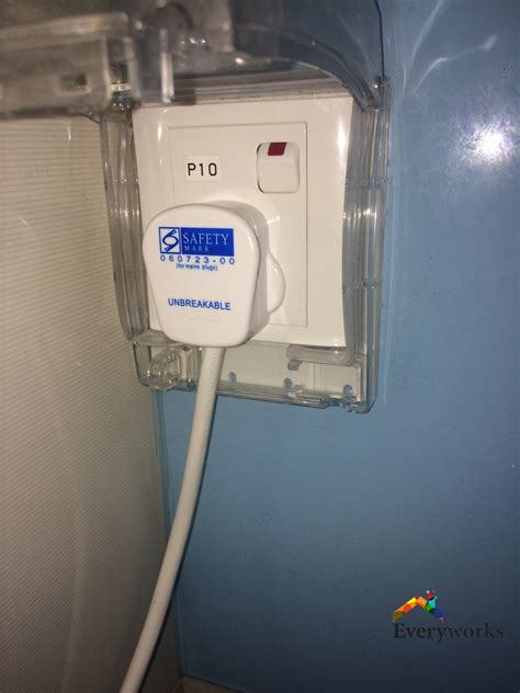 Power Plug Stuck Power Socket Replacement Electrician Singapore Pasir Ris Best Handyman