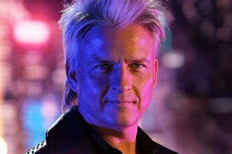 Прочутият пианист Havasi пак идва с шоу със симфоничен оркестър и рок музиканти Хай Клуб