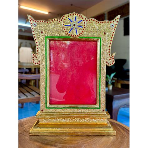 กรอบตราตั้ง พัดยศ ขนาด A4 กรอบไม้ กรอบสัญญาบัตร กรอบตราตั้งไวยาวัจกร ทำจากไม้เนื้อแข็ง ปิดทอง