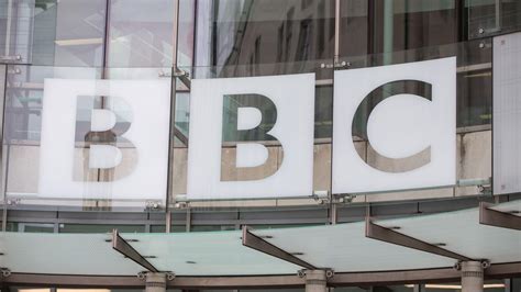 Bbc Presenter In ‘sex Pics Scandal Faces Pressure To Reveal Identity