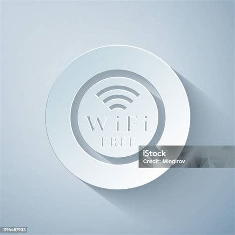 회색 배경에 고립 된 무료 와이파이 존 아이콘이있는 커피 숍의 종이 컷 컵 인터넷 연결 플래카드 종이 아트 스타일입니다 벡터 일러스트레이션 3차원 형태에 대한 스톡 벡터