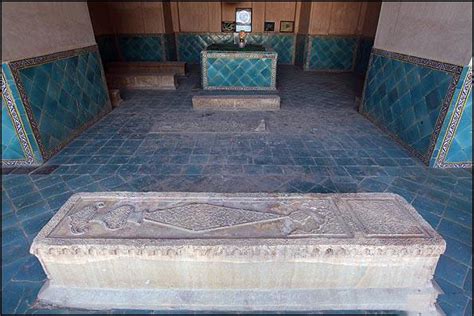 درباره آرامگاه خواجه نظام الملک چه می‌دانید؟