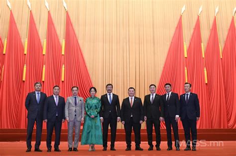 УИХ ын дэд дарга Л Мөнхбаатар Бүх Хятадын Ардын Төлөөлөгчдийн Их Хурлын БХ ны дарга Жао Лөжи тэй