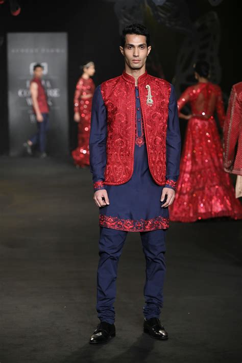 격식있는 옷차림 고급 패션 꾸뛰르 남성 모델 남성복 디자이너 의류 럭셔리 패션 런웨이 문화 패션 스타일 신랑 복장 에스닉 마모 우아함 의류 인도