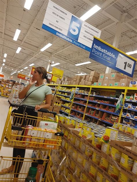 Nice Boobs And Thigh Ass On That Tan Milf Spandex Leggings Yoga