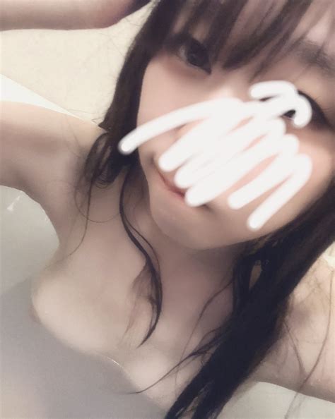 清楚な美人現役女子大生がブラジャー外しておっぱいパイパン自撮り みんくちゃんねる