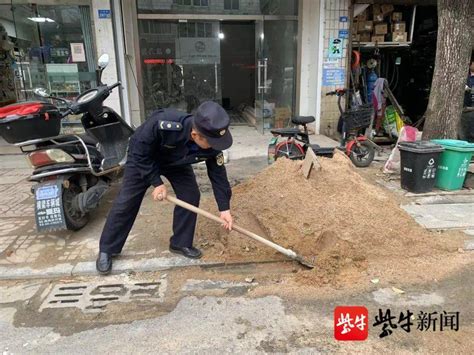 打造宜居市容环境，南京横梁街道开展占道经营整治行动城管城市