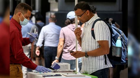 สหรัฐฯ ประกาศยุติสถานการณ์ฉุกเฉิน โรคโควิด 19 ระบาด วันพรุ่งนี้