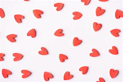 해피 세인트 발렌타인 데이 휴일 개념 흰색 배경에 고립 된 멋진 사랑스러운 빨간 색의 마음의 이미지 2월에 대한 스톡 사진 및 기타 이미지 Istock