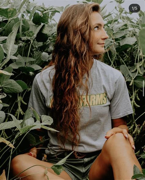 Even When Lauras A Hot Mess Shes Absolutely Gorgeous Rlaurafarmsnsfw