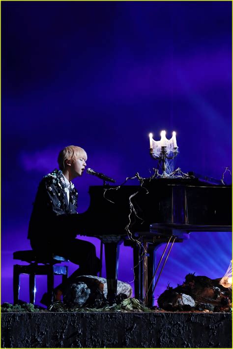 Bts Kick Off Love Yourself World Tour In Seoul See Pics Photo