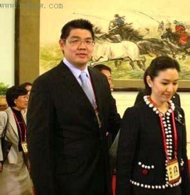 蔡依珊亮丽现身连胜文真爱相随 新闻中心 新浪网
