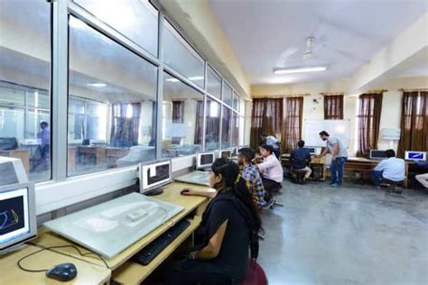 Central Footwear Training Institute Agra Admission 2021 Courses Fee Cutoff Ranking