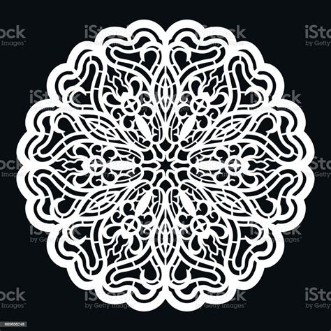 레이스 라운드 종이 Doily 레이스 눈송이 인사말 요소 절단 플로터 둥근 패턴 레이저 컷 템플릿 케이크 벡터 일러스트를 장식하는 Doily 가위에 대한 스톡 벡터 아트 및