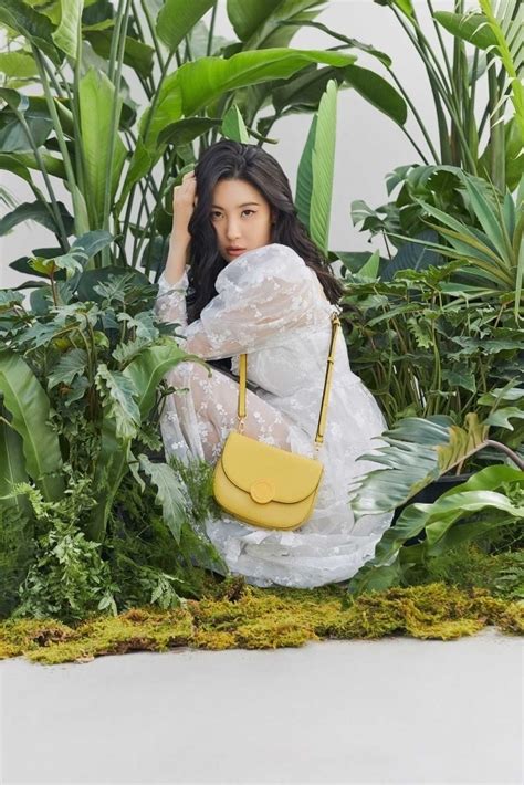 선미 봄을 부르는 화사한 비주얼 오야니 화보 공개