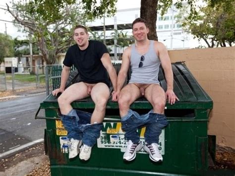 Public Naked Guys Gifs Pics Photo Boyfriendtv