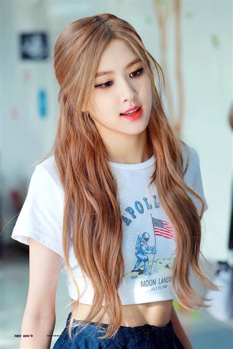 Pin De P En Blackpink Mujeres Peinados Coreanos Mujeres Asiáticas Hermosas