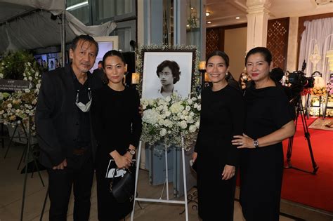 คนบันเทิงร่วมอาลัย หม่อมน้อย แน่นศาลา คืนที่หก