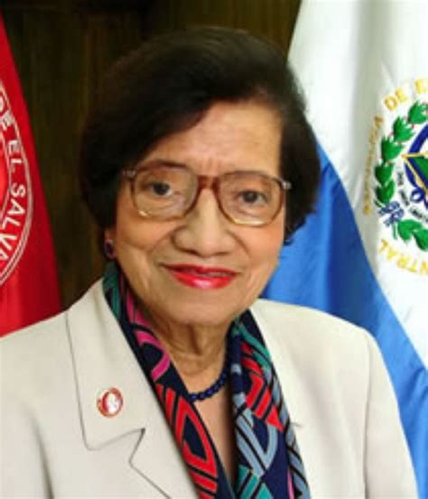 Heroínas María Isabel Rodríguez médica y política salvadoreña