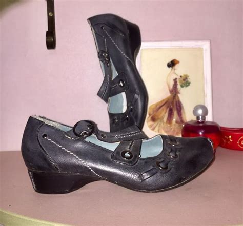 Туфли на низком каблуке из натуральной кожи Каблуки Низкие каблуки Туфли