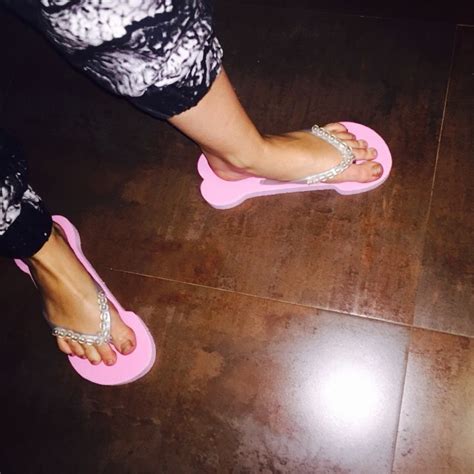 Miley Cyruss Feet