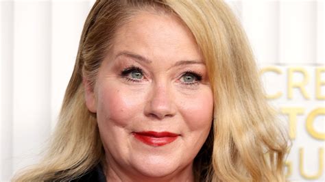 Christina Applegate Talks 1st Signs Of Ms While Filming ‘dead To Me