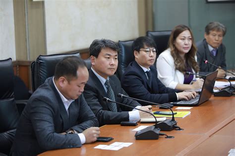 Гэр хорооллын ариун цэврийн байгууламжийн асуудлыг хэлэлцлээ