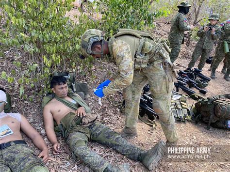 Philippine Australian Army Medics Perform Tc3 During Exercise