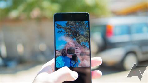 Motorola Edge Review Lightning Quick But Still Lackluster