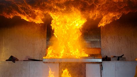 Най малко 16 души пострадаха при експлозия в заведение в Испания ВИДЕО СНИМКИ Nova