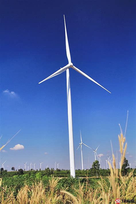 ทุ่งกังหันลมห้วยบง แหล่งท่องเที่ยวพลังงานลม จ นครราชสีมา