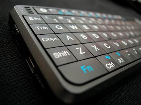 Mini Bluetooth Keyboard For Your Smartphone Missing Out On Qwerty Cellphonebeat