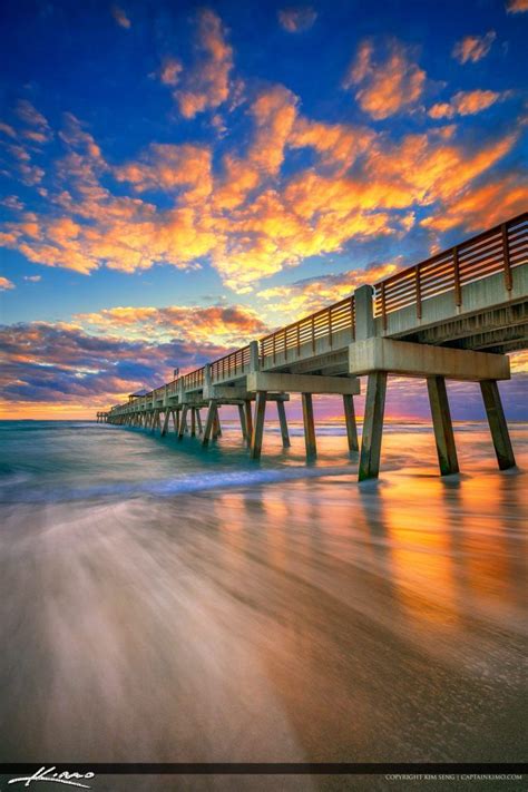 Juno Beach Pier Sunrise Vertical Rich Wave Flow Juno Beach Pier Juno Beach Beautiful Landscapes