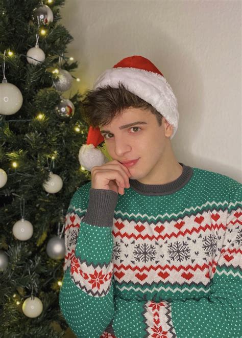 1041 Best Merry Christmas Eve Images On Pholder Selfie Aww And Batman Arkham
