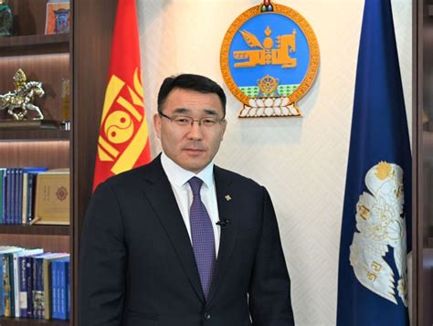 Нийслэлийн Засаг дарга 11 11 төвд ажиллана E Mn