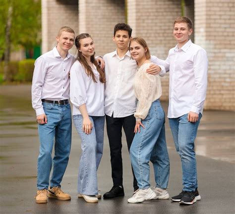 Пин от пользователя Екатерина на доске 9 класс Школьный альбом Фотосъемка выпускного