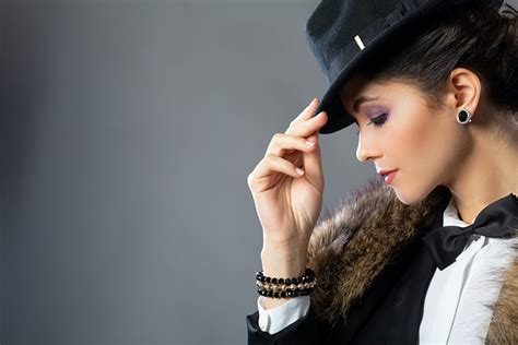 What Is A Classy Woman Here Are 9 Examples To Become One Chashmak