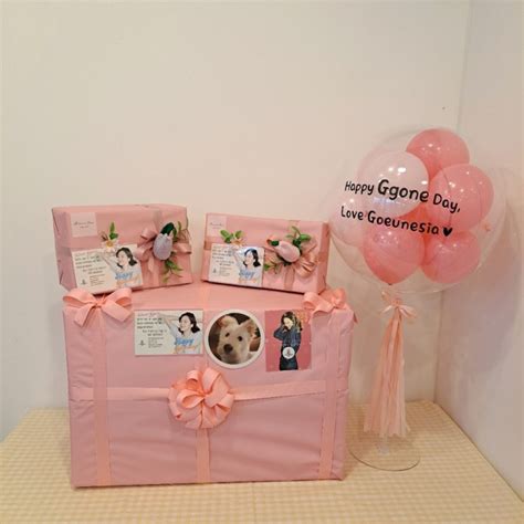 연예인 생일서포트 선물포장 김고은 배우님 강아지 카시트 모자 운동화 생일선물 선물포장 헬륨풍선 배달 전농동꽃집 면목동꽃집