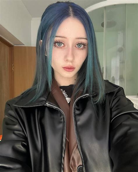 The Cutie Collective Selfie By Dopleaf IG Dopleaf