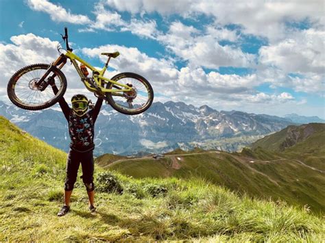 ‘ceuta En Bici Entre Francia Y Suiza Realizando Rutas En Los ‘bikeparks