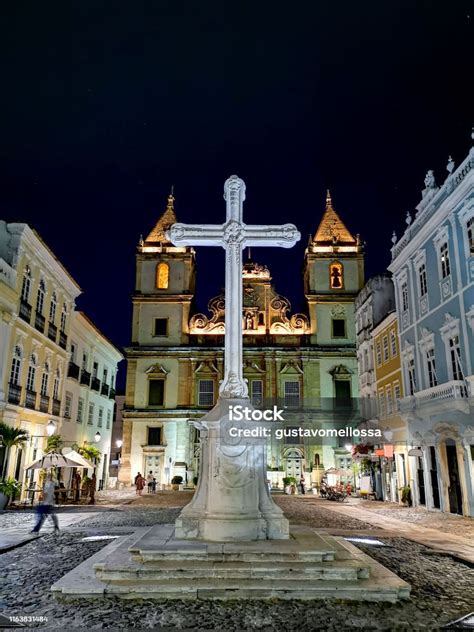 야경 살바도르 바히아의 역사적인 중심지펠로리노에서 크루세이로 데 상 프란시스코 안치에타 식민지 기독교 십자가 교회에 대한 스톡