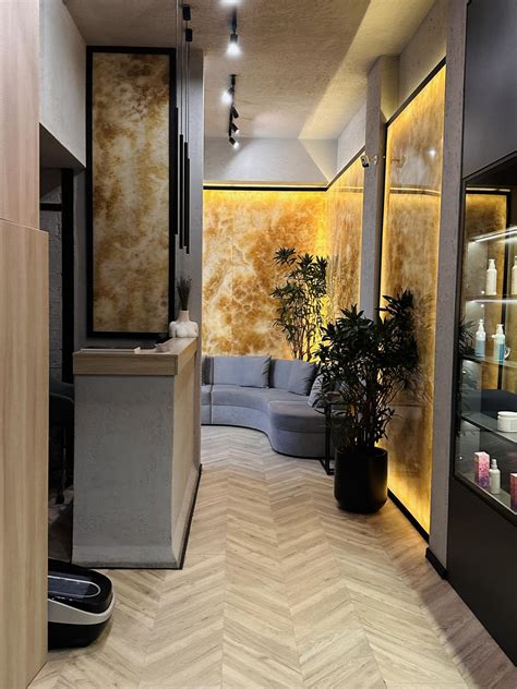 Продаж студії краси в центрі міста