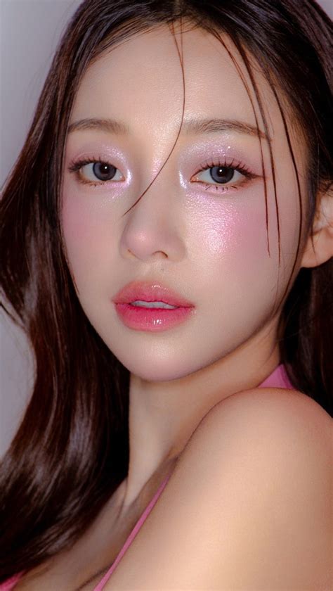 메이크업 헤어 프리랜서 김소연 핑크 하이라이터 메이크업 하이라이터 제품은 Ofracosmeticskorea 04 필로우토크 02 클라우드9 Instagram